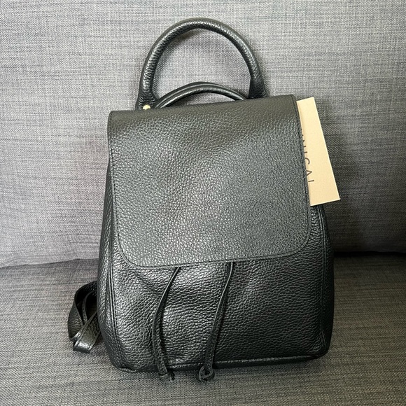 Vera Pelle | Bags | Nwt Vera Pelle Convertible Backpack Genuine Leather ...